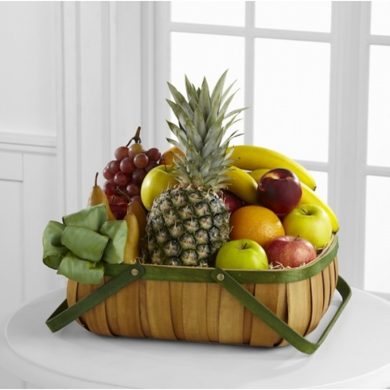 Traditional basket of fruit favorites.